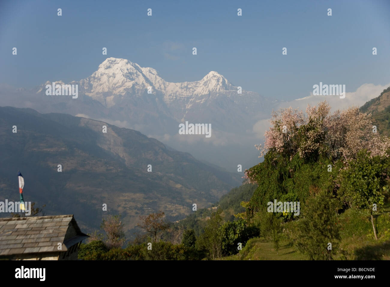 Gurung lodge hi-res stock photography and images - Alamy