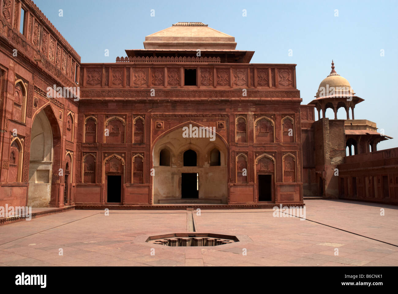 Architecture within the Agra Fort complex in the Indian city of Agra ...