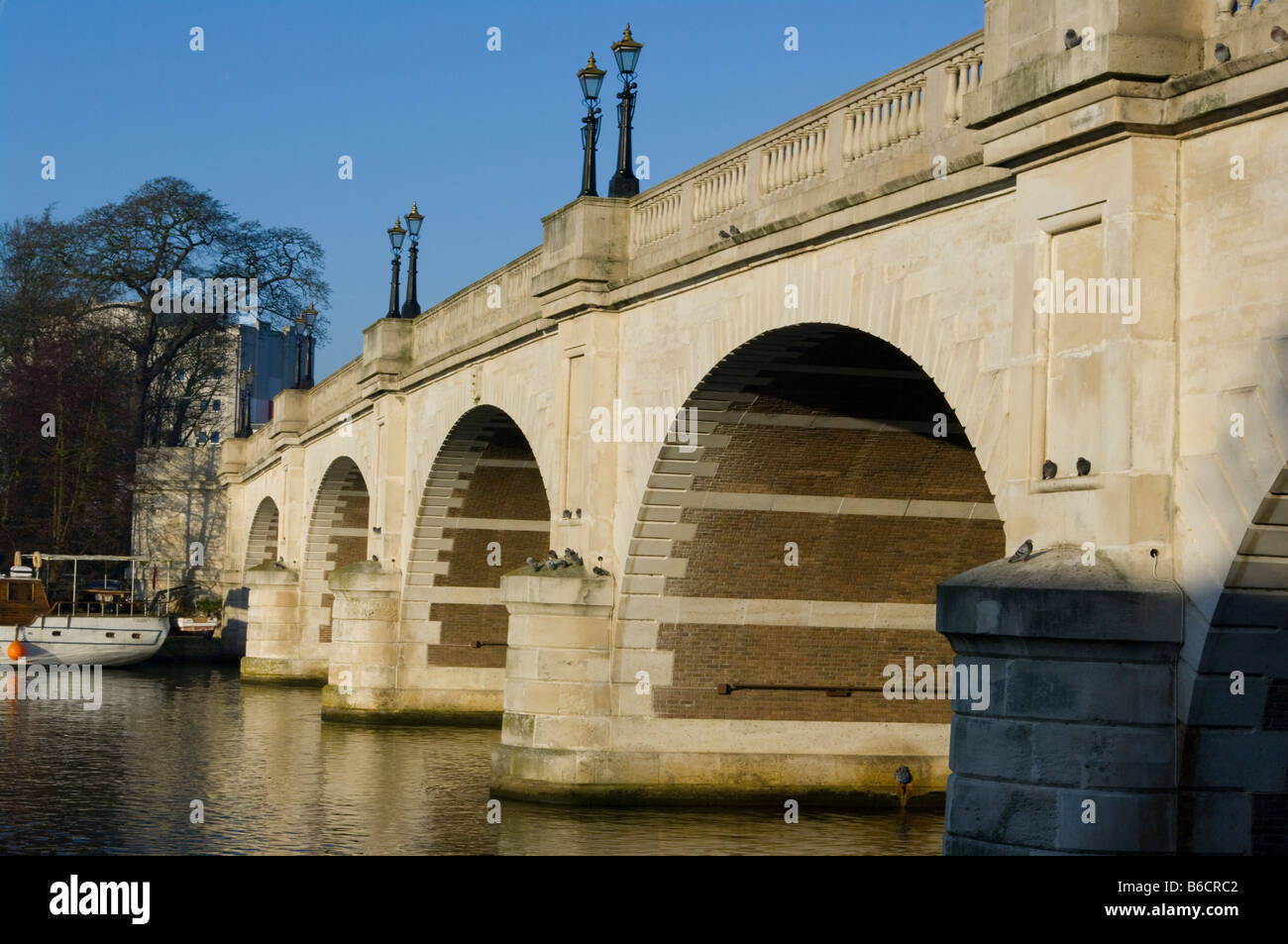 Uk bridges hi-res stock photography and images - Alamy