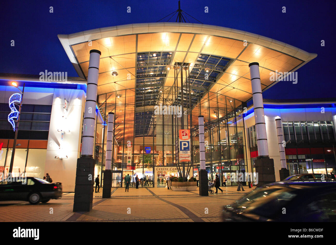 France, Calais At Christmas, Shopping Centre Stock Photo - Alamy