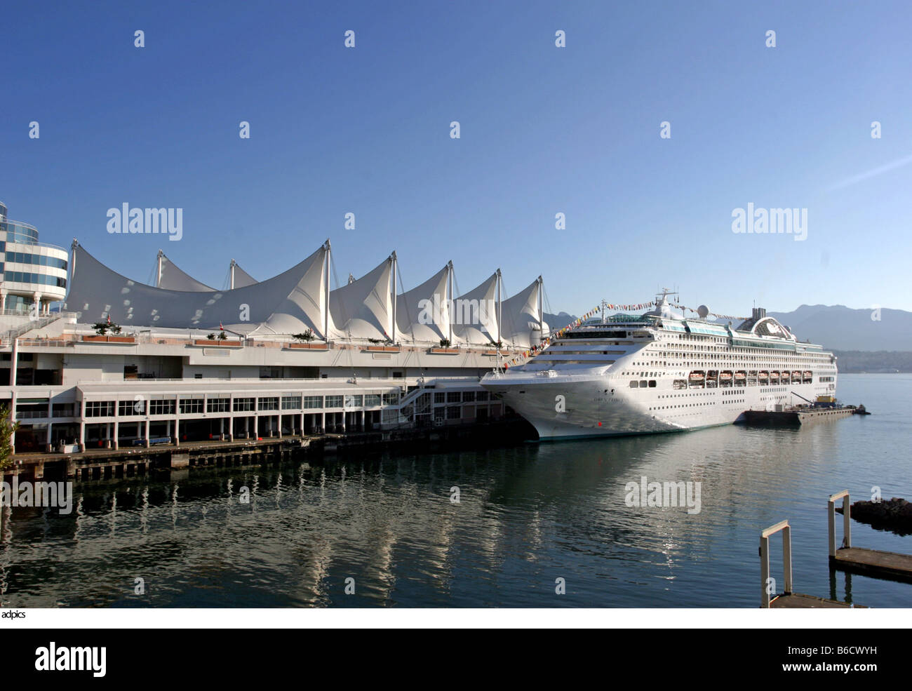 Cruise ship at harbor Stock Photo - Alamy