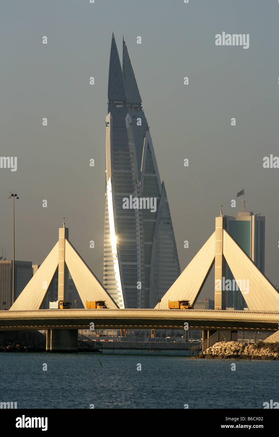 Muharraq bridge bahrain hi-res stock photography and images - Alamy