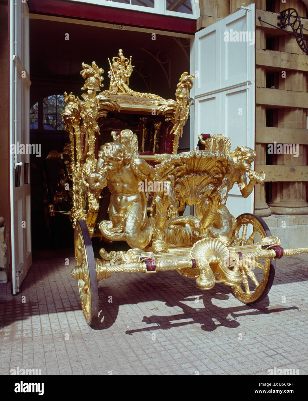 State Coach 1762 Buckingham Palace Stock Photo - Alamy