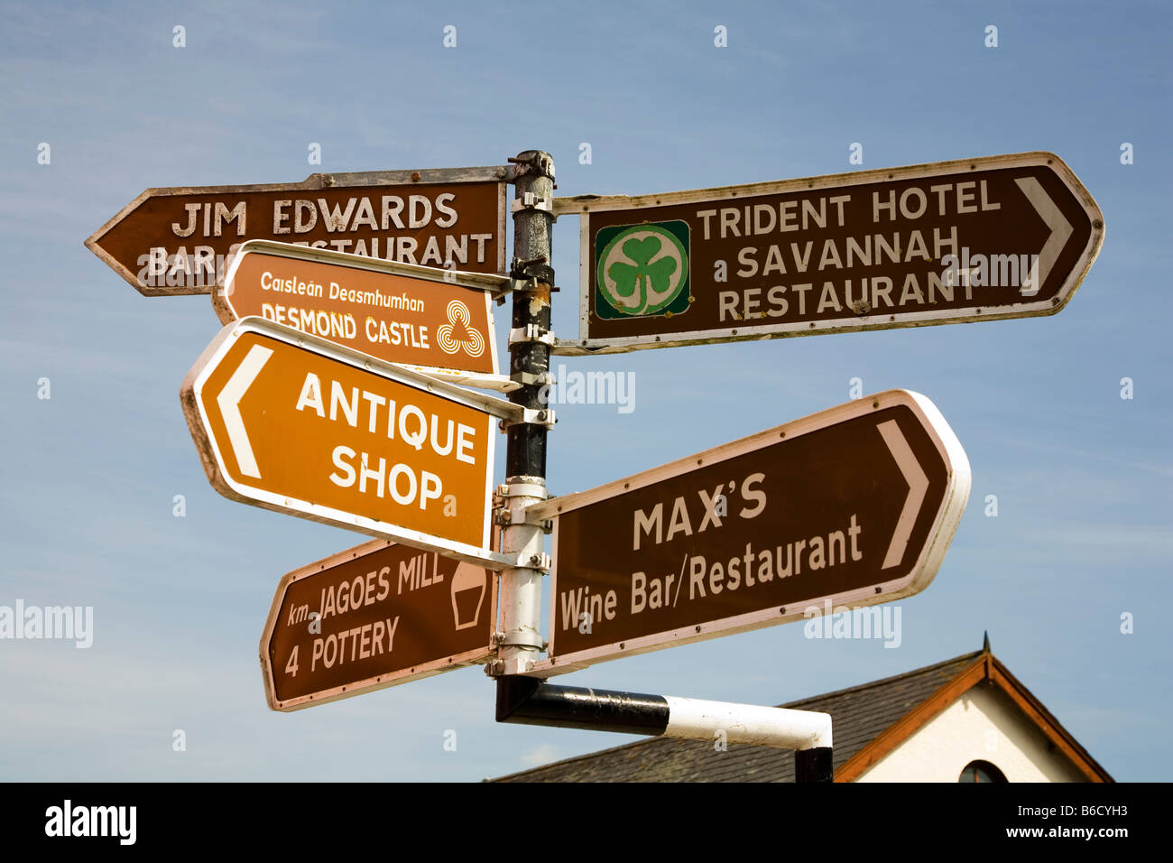 Irish signpost kinsale hi-res stock photography and images - Alamy