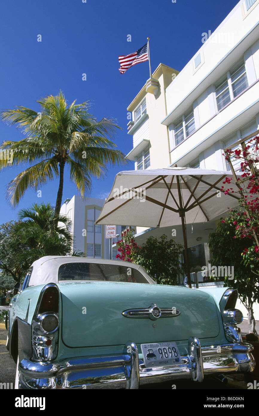 Vintage car parked in front of building Stock Photo - Alamy