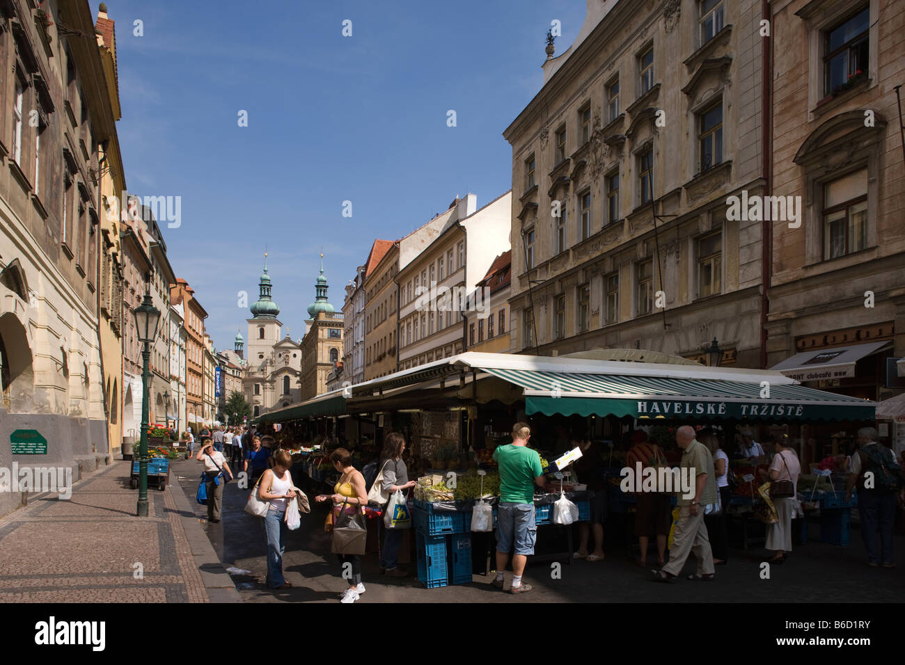 Prague street market stalls hi-res stock photography and images - Alamy
