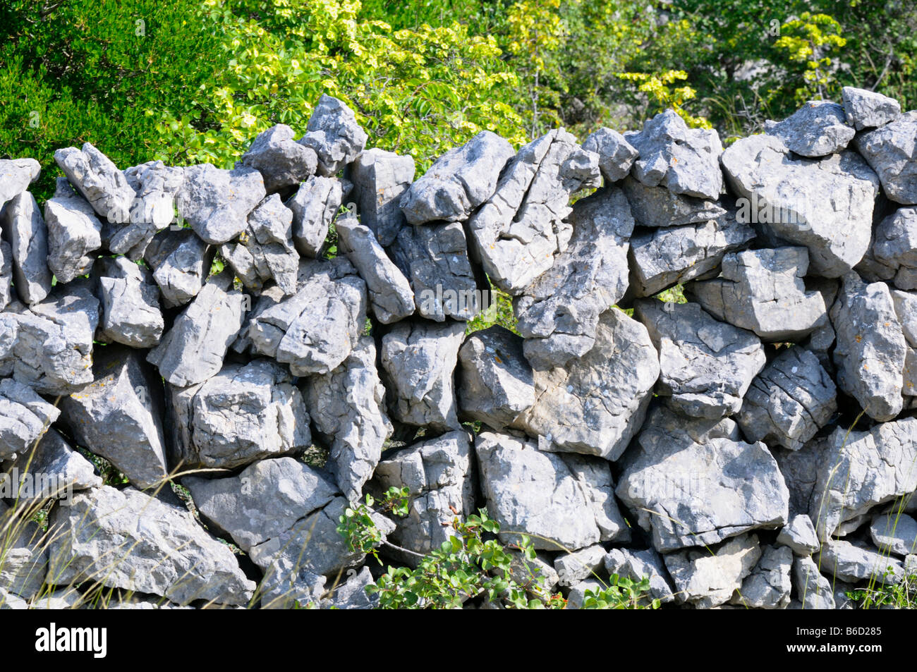 Cropped stone walls architecture hi-res stock photography and images ...