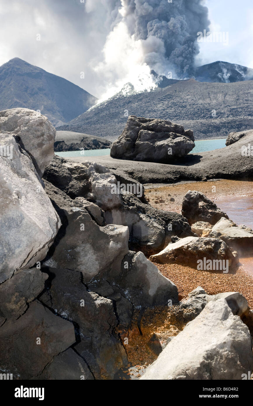 No one outdoor volcano hi-res stock photography and images - Alamy