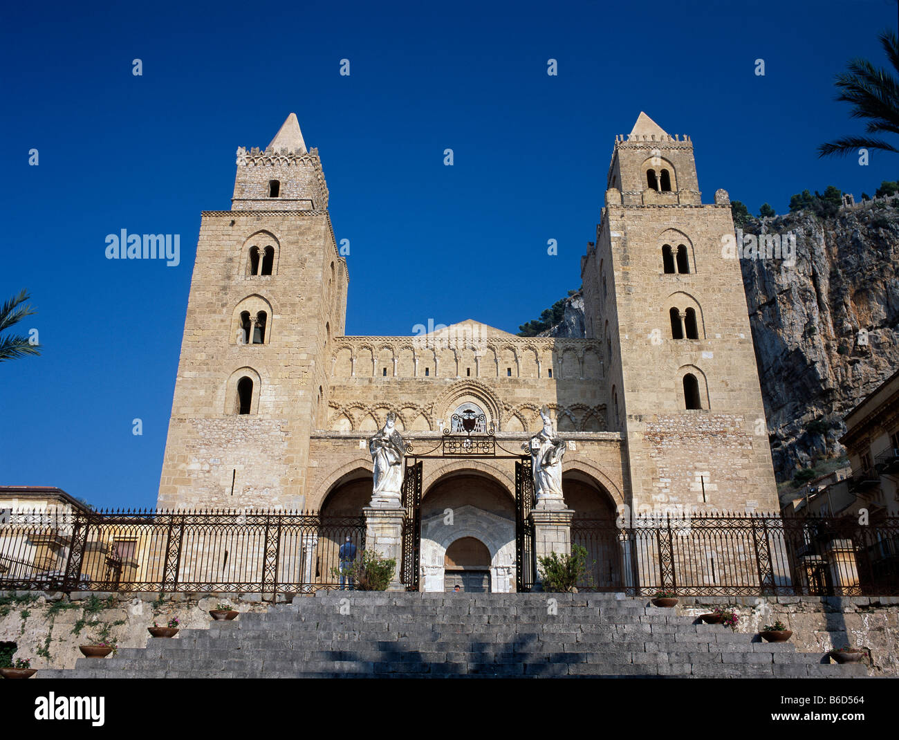 Cefalu, Duomo & Steps Stock Photo - Alamy
