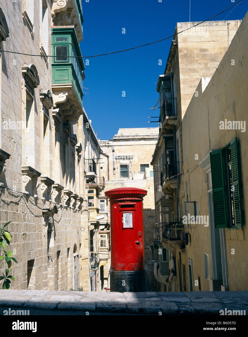 Maltese postbox hi-res stock photography and images - Alamy