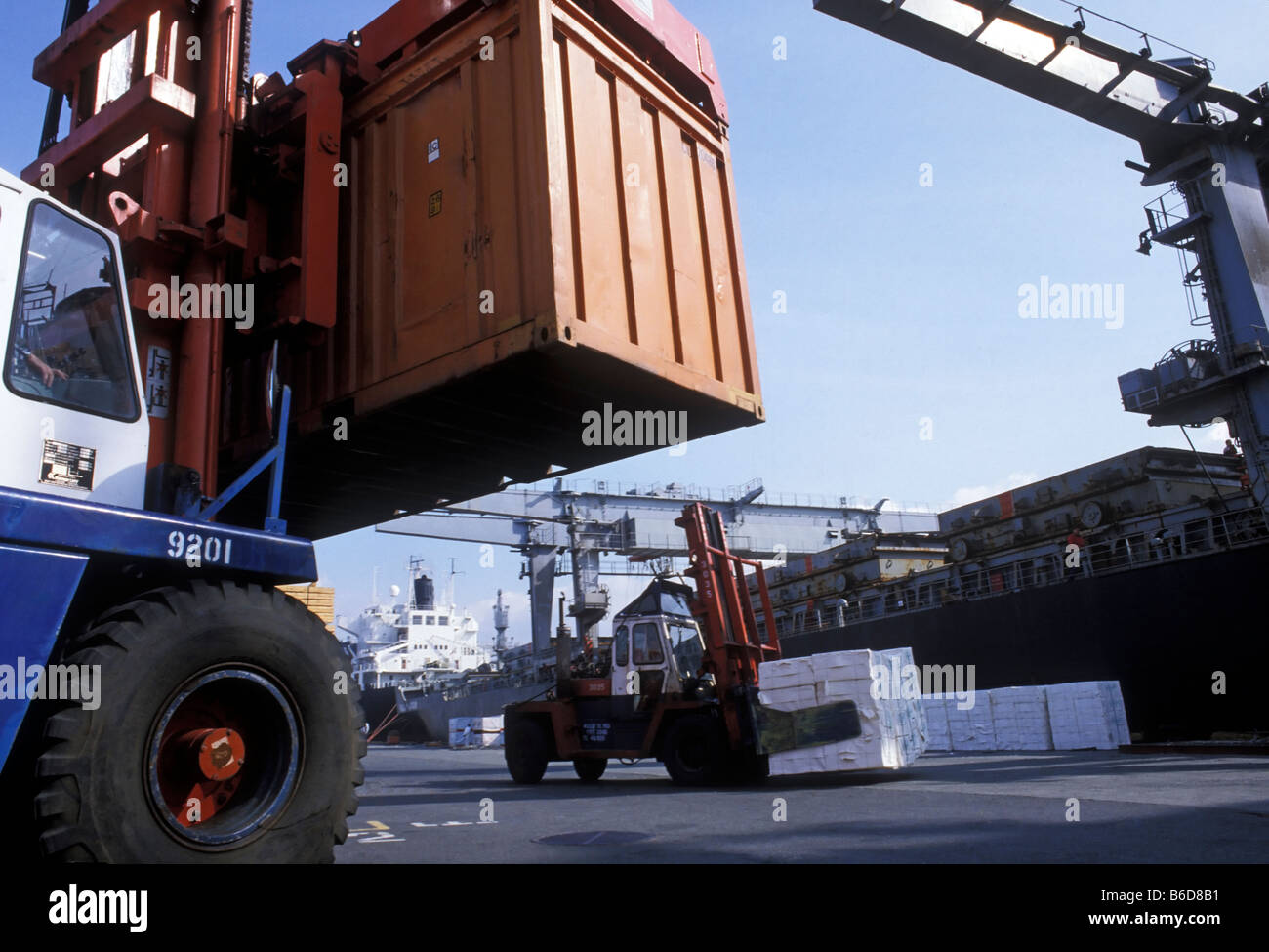 Unloading pulp High Resolution Stock Photography and Images - Alamy