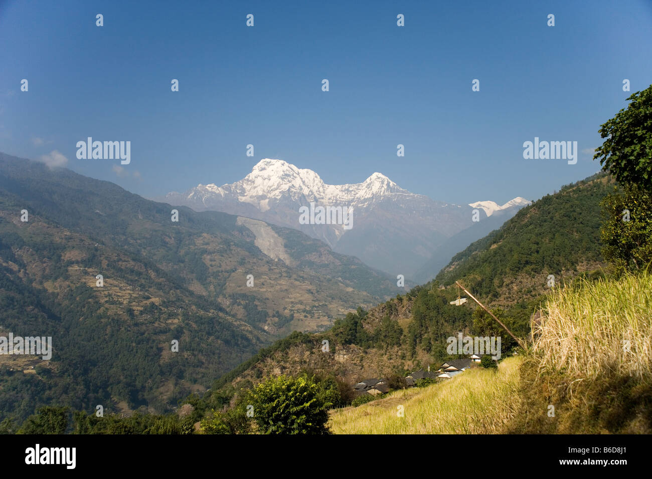 Gurung lodge hi-res stock photography and images - Alamy