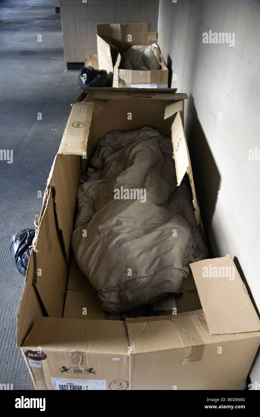 Homeless sleeping in cardboard box hi-res stock photography and images ...