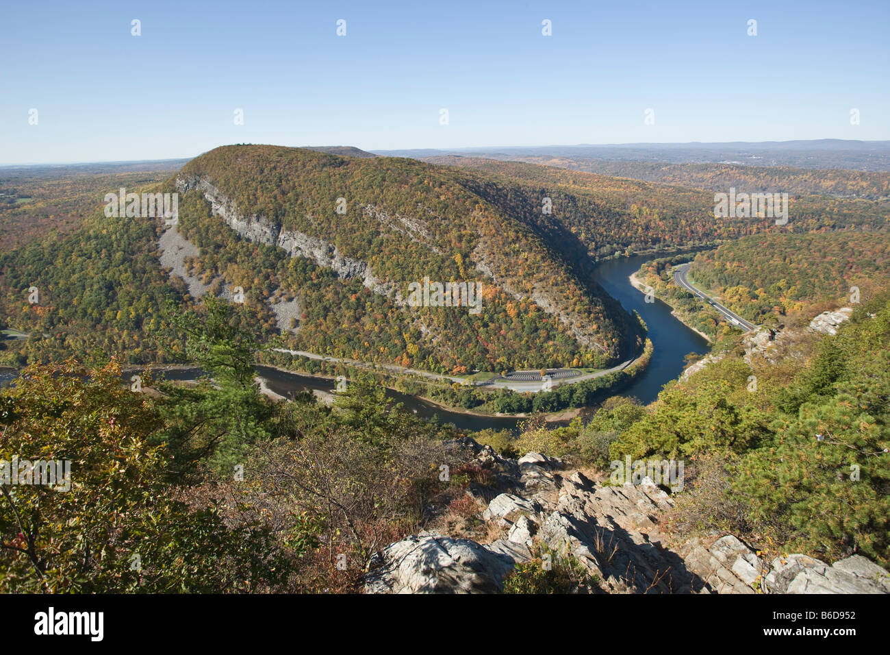 OVERLOOK FALL FOLIAGE MOUNT MINSI FROM MOUNT TAMMANY TRAIL APPALACHIAN ...