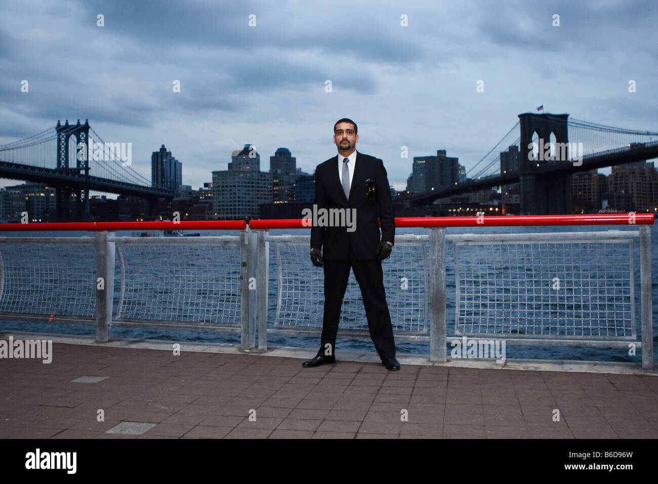 Bridge pose man hi-res stock photography and images - Alamy