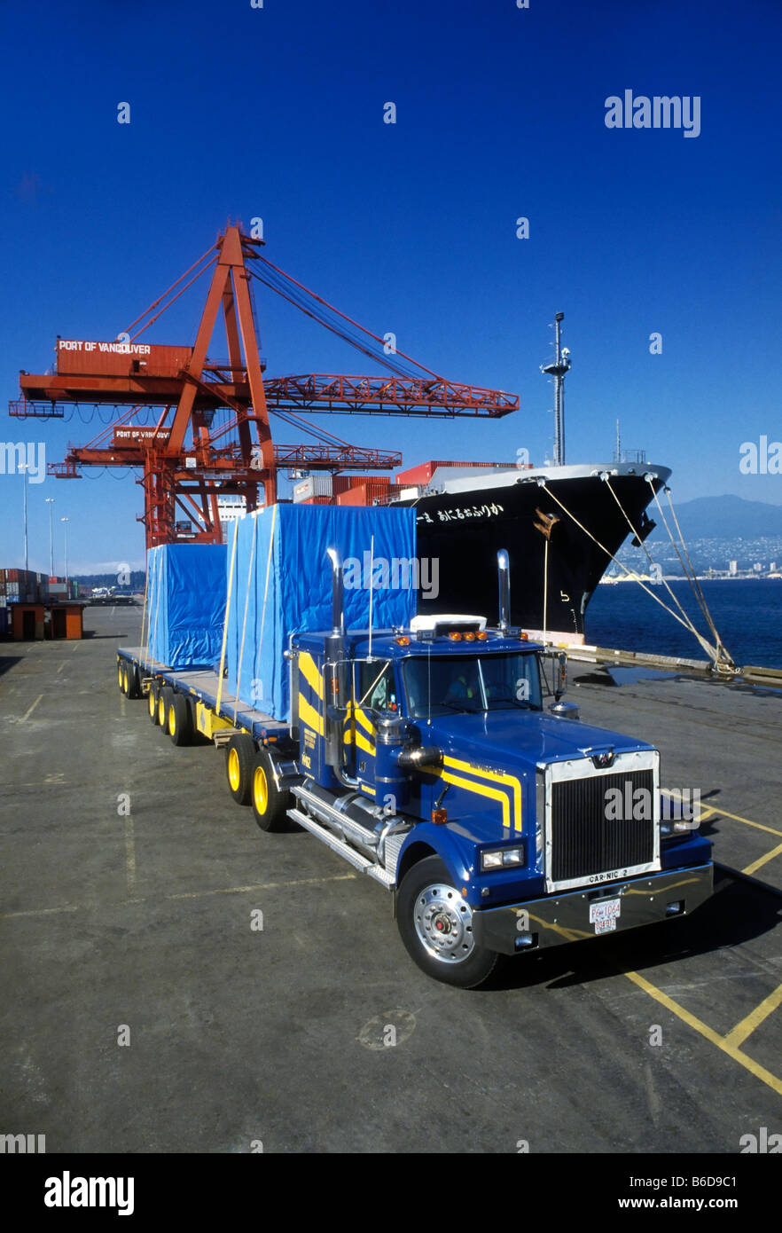 Onto of trailer hi-res stock photography and images - Alamy