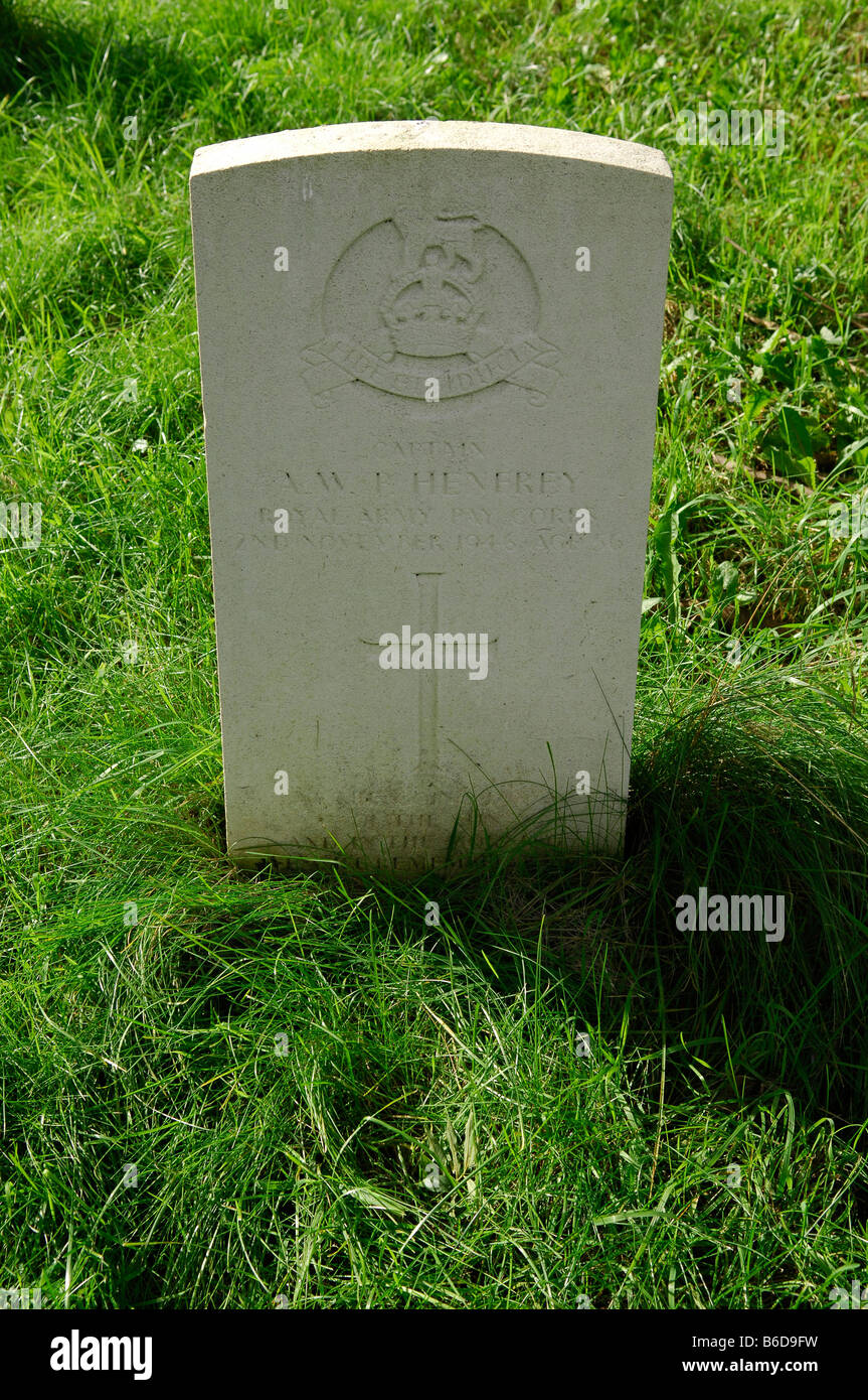 graveyard stone military flagstone grave cemetery burial death grass ...