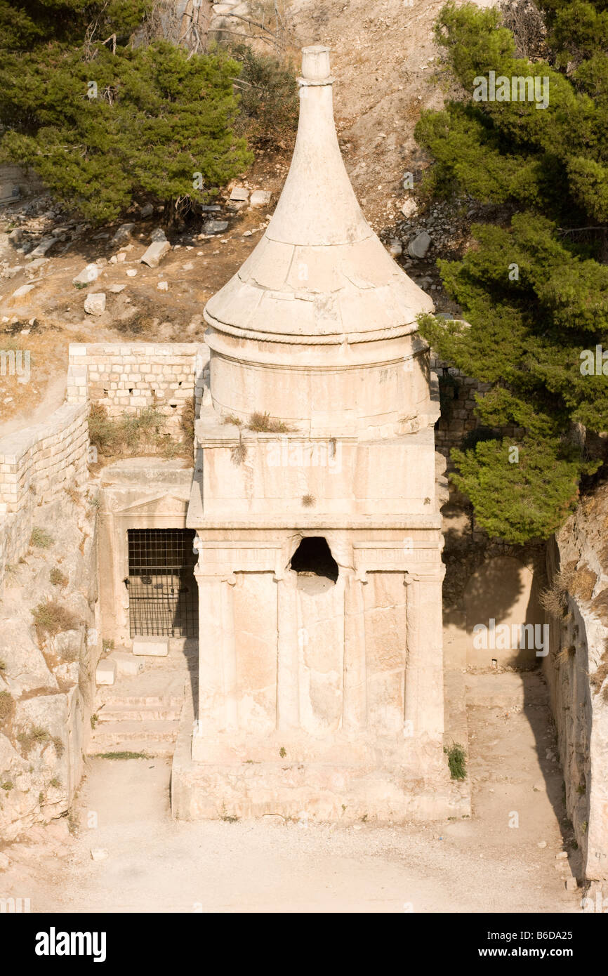 PILLAR TOMB OF ABSALOM JEWISH CEMETARY VALLEY OF KIDRON JERUSALEM ...