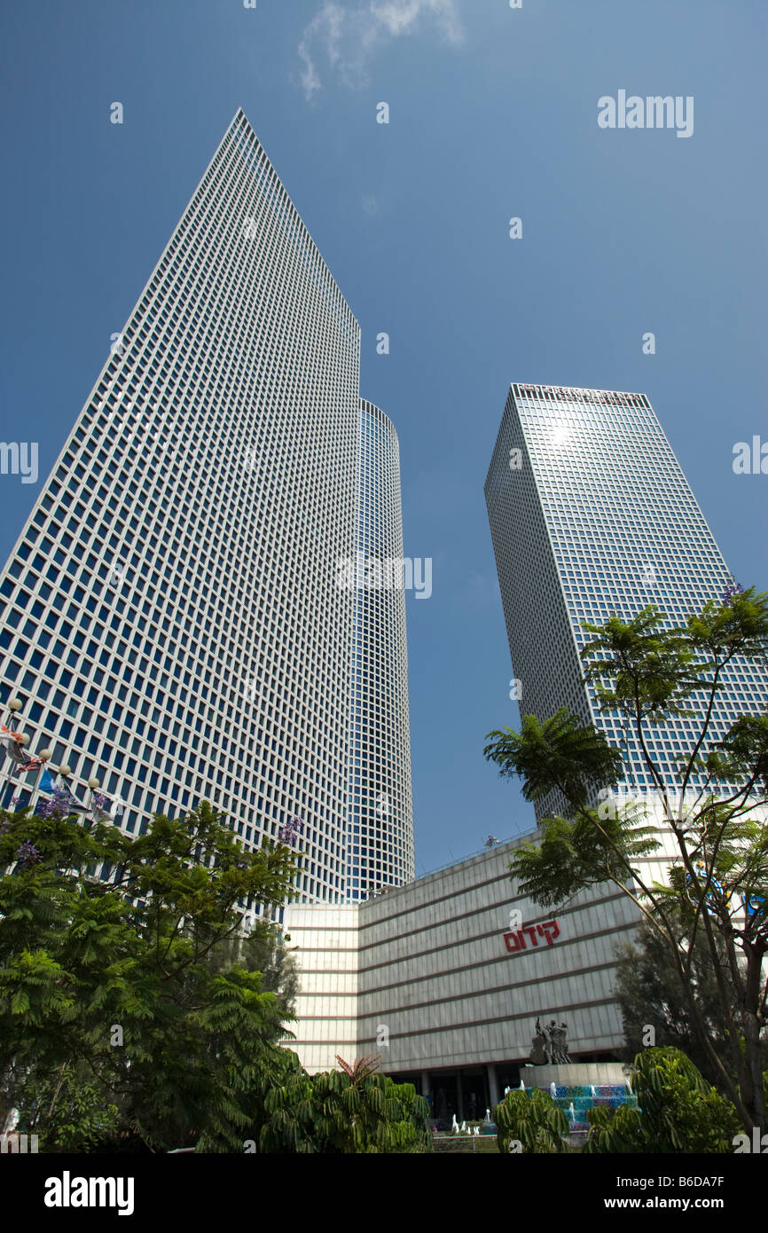 AZRIELI TOWERS CENTER TEL AVIV ISRAEL Stock Photo - Alamy