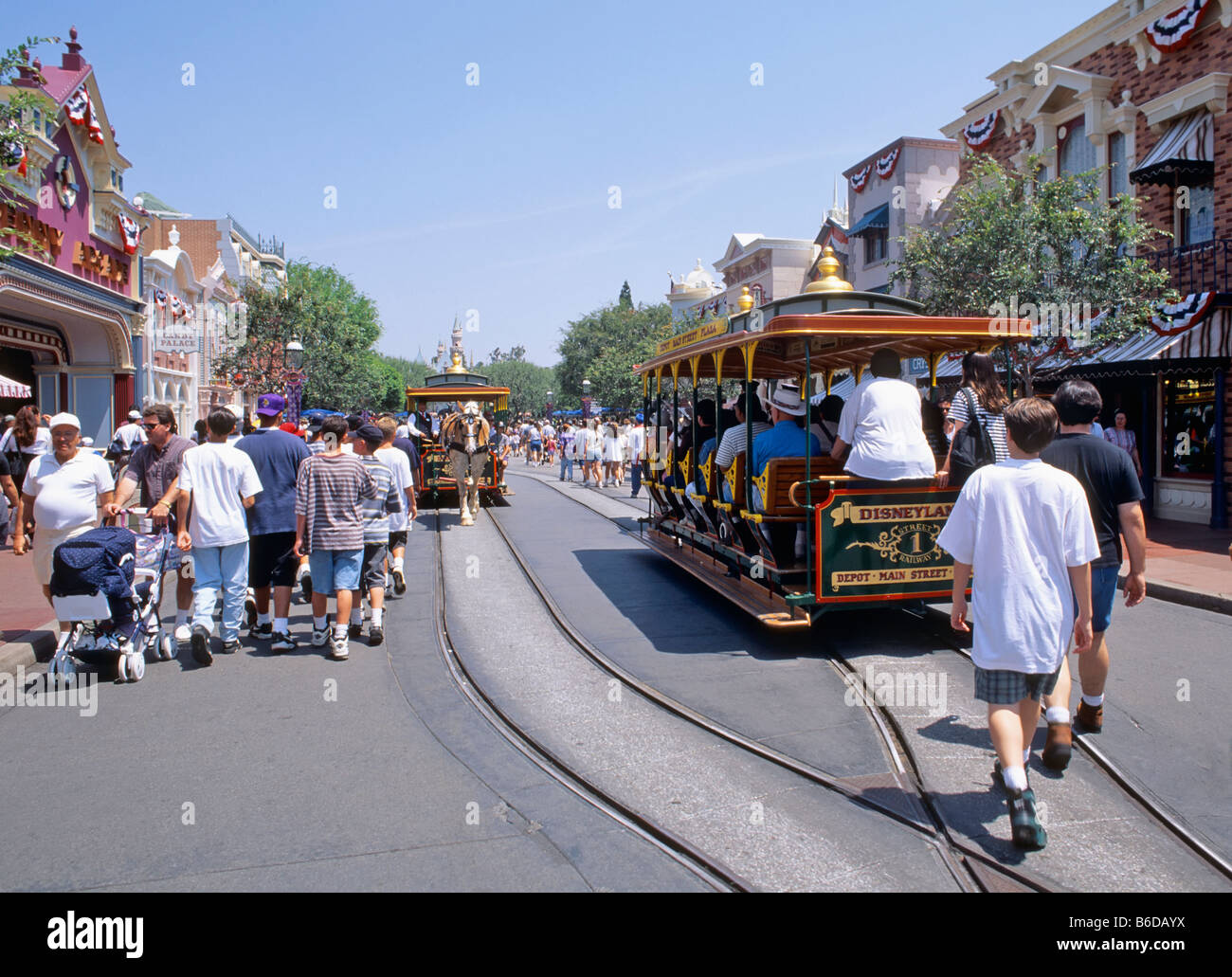 Disneyland hi-res stock photography and images - Alamy