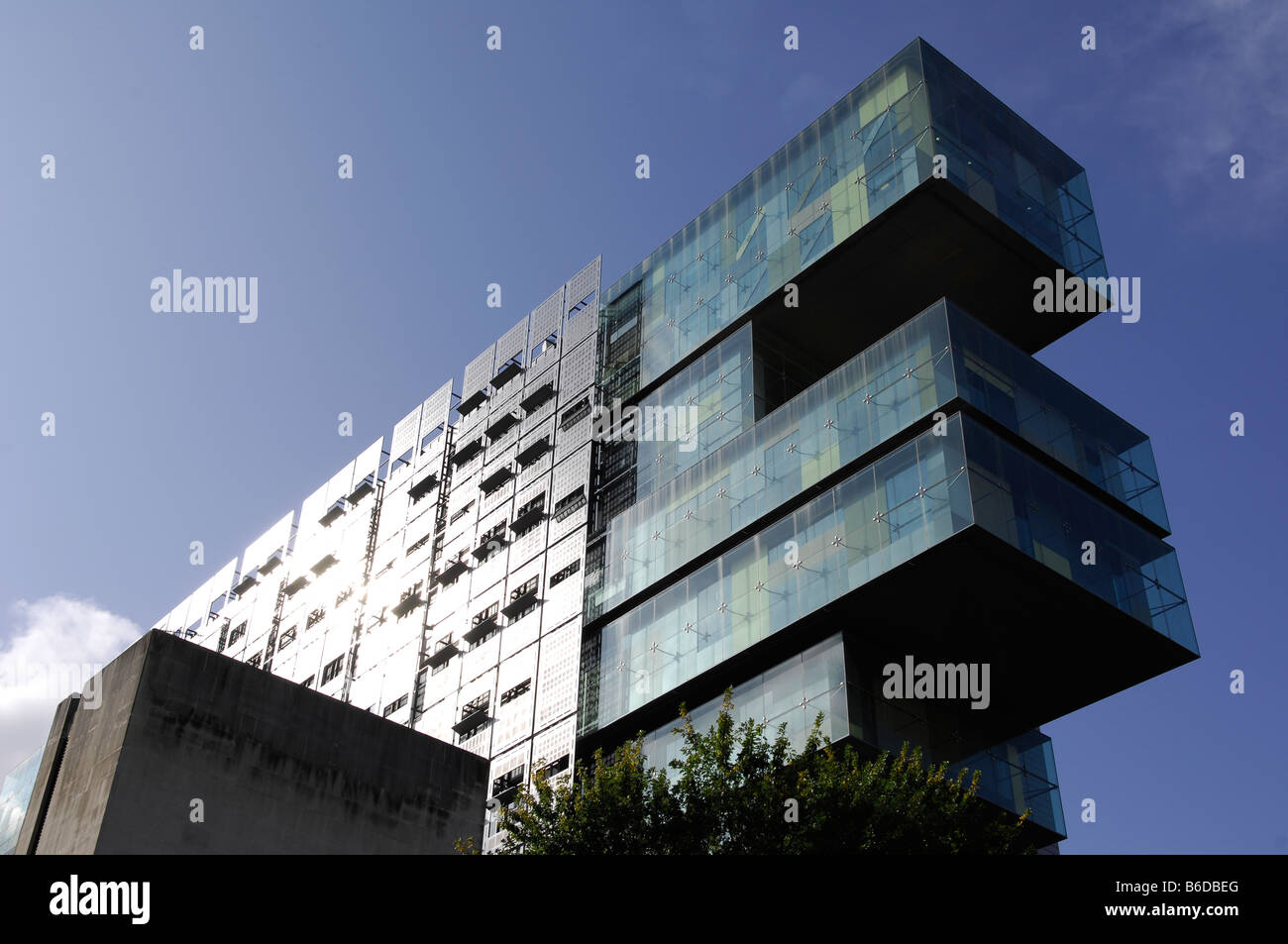 manchester civil justice centre law courts modern glass architecture ...