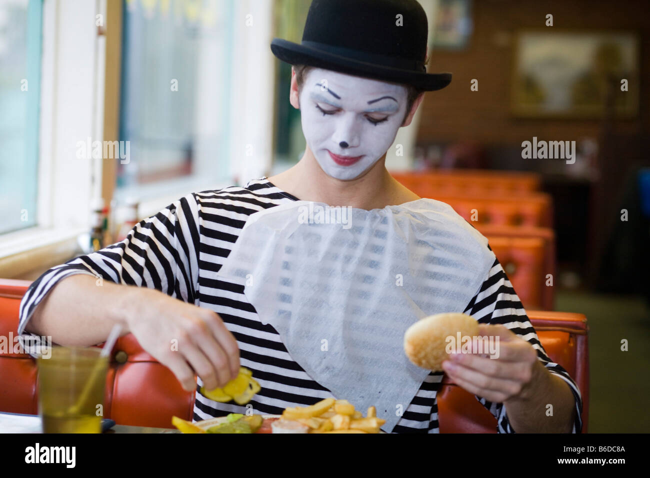 Black thought perform hi-res stock photography and images - Alamy