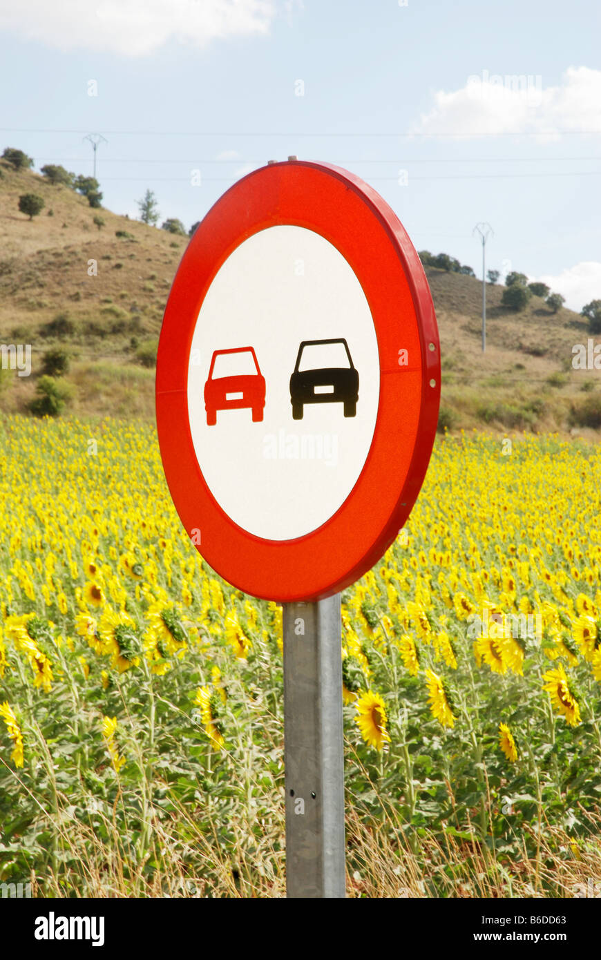 No overtaking signs hi-res stock photography and images - Alamy