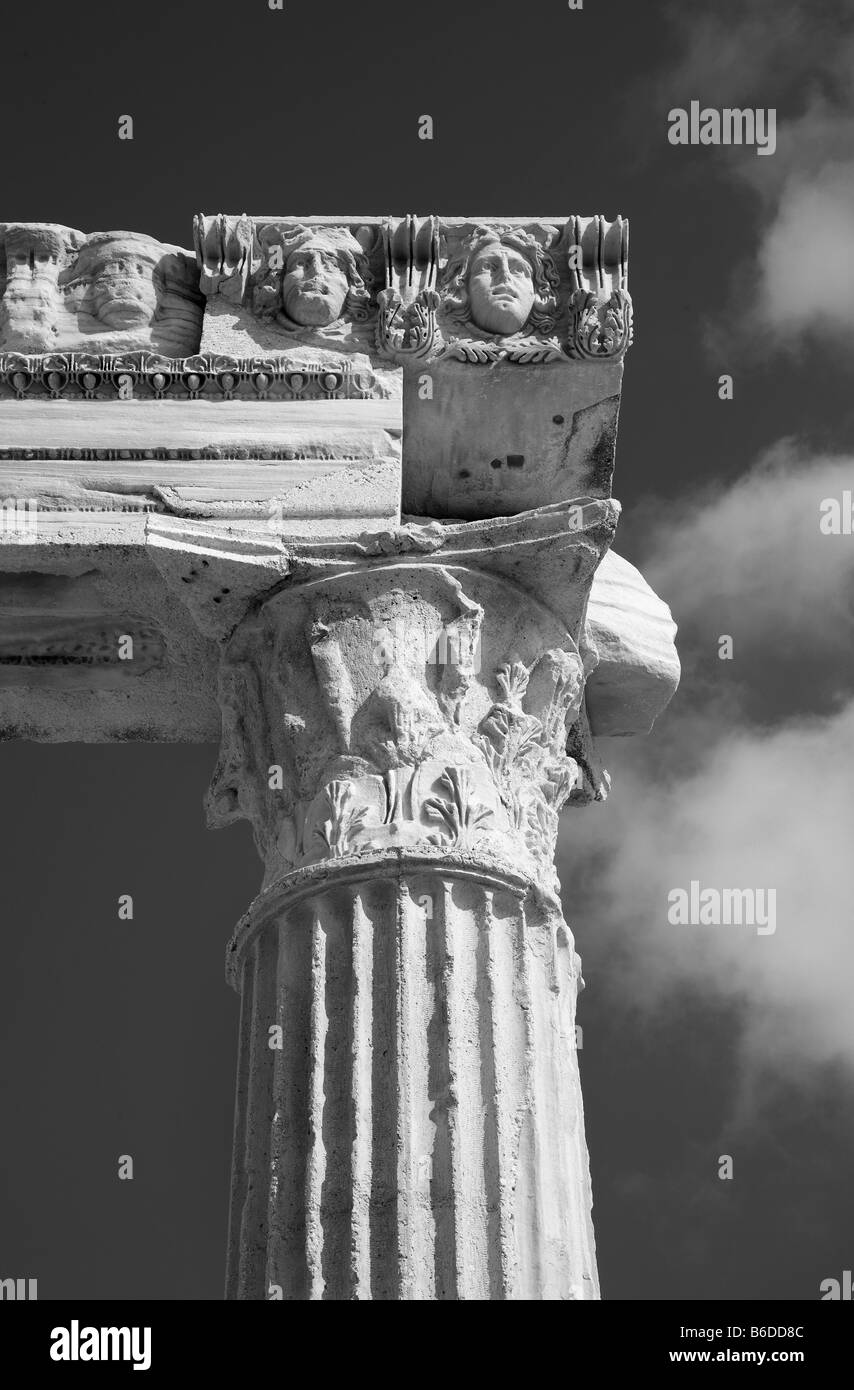 ancient detail of column Stock Photo - Alamy