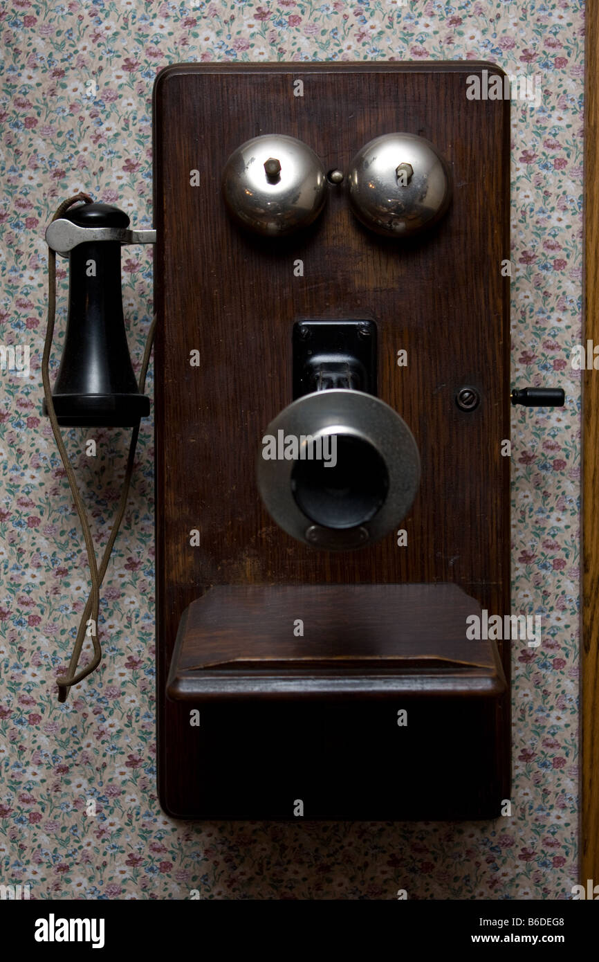 Crank telephone hi-res stock photography and images - Alamy