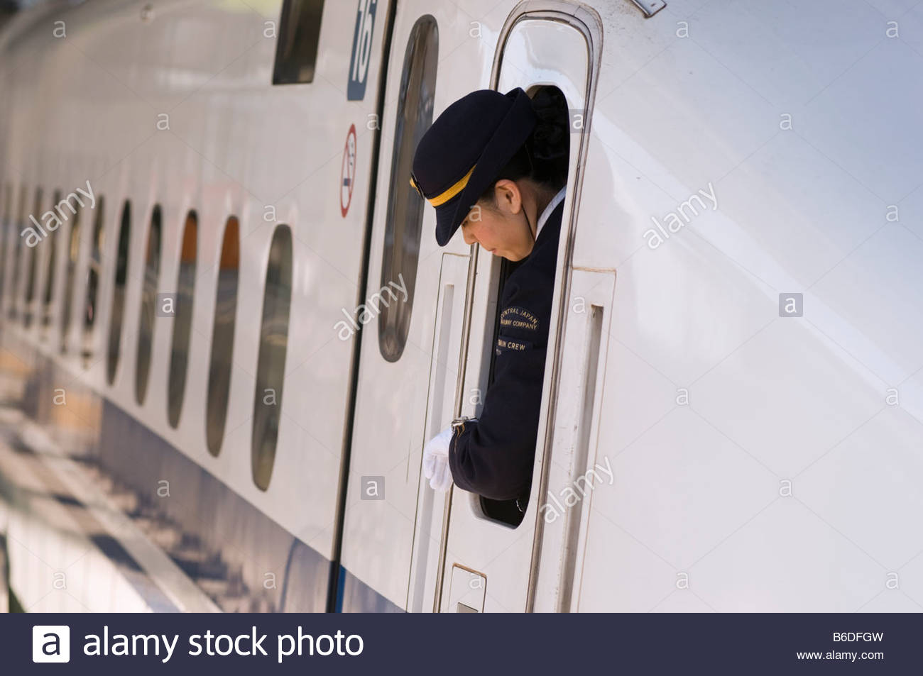 700 Series Shinkansen Stock Photos & 700 Series Shinkansen Stock Images ...