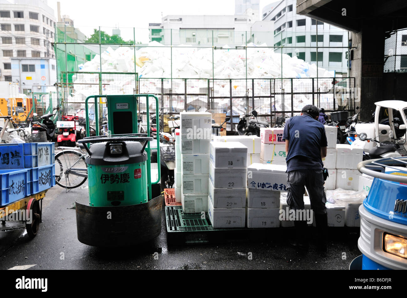 Polystyrene boxes at the Tsukiji fish market, Tokyo, Japan Stock Photo ...