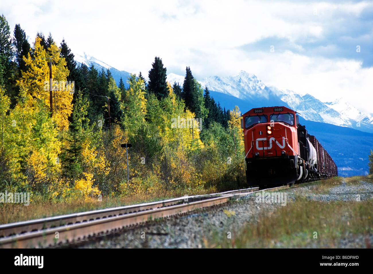 Cn train at jasper hi-res stock photography and images - Alamy