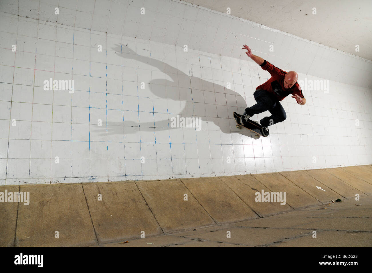 Martin Herrick, 44 year old gay, punk, skateboarder wallrides at ...