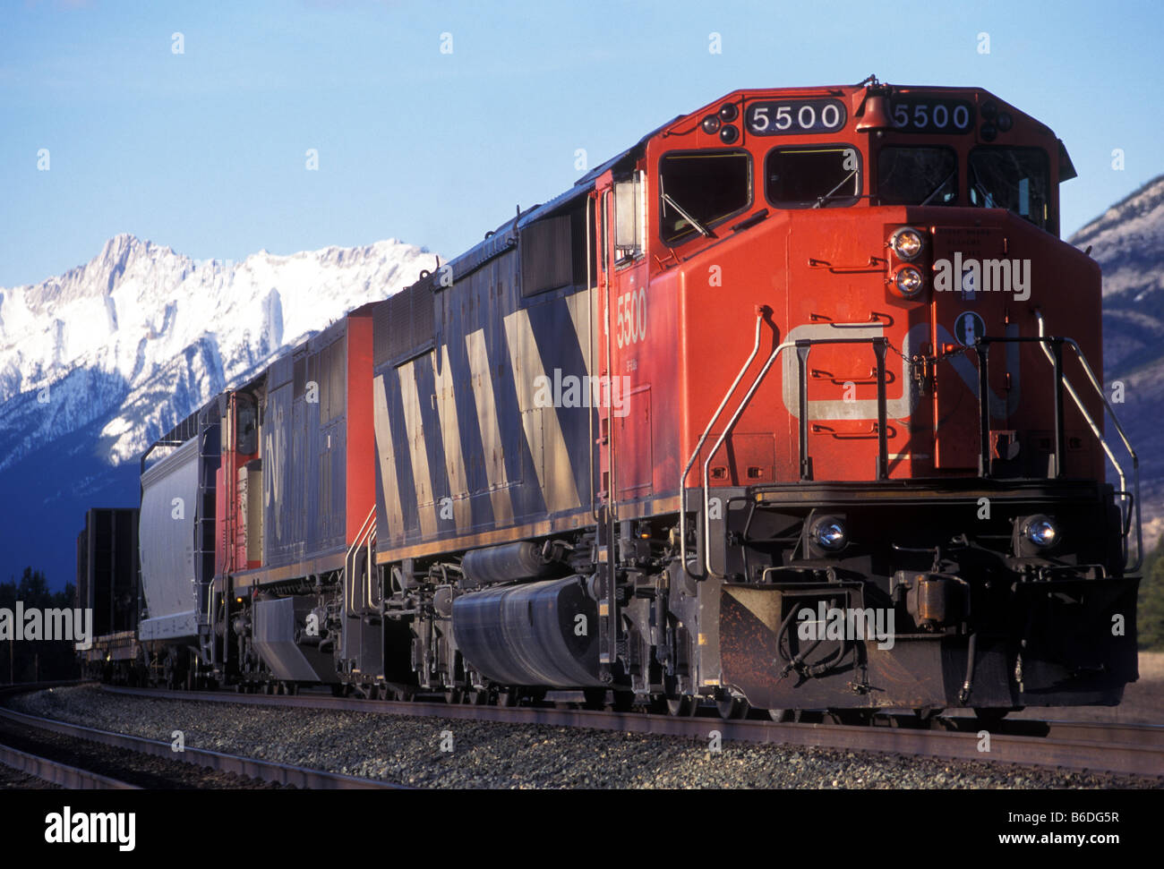 Cn train at jasper hi-res stock photography and images - Alamy