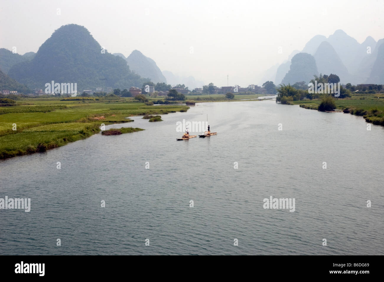 China Yangshou Bamboo rafts on the river Li 2007 Stock Photo - Alamy