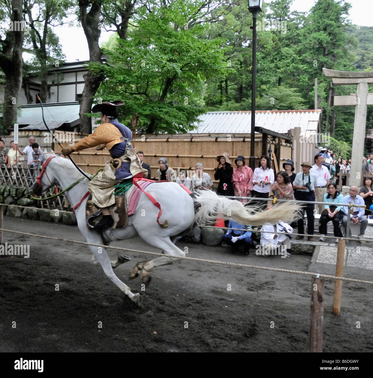 Samurai on horseback hi-res stock photography and images - Alamy