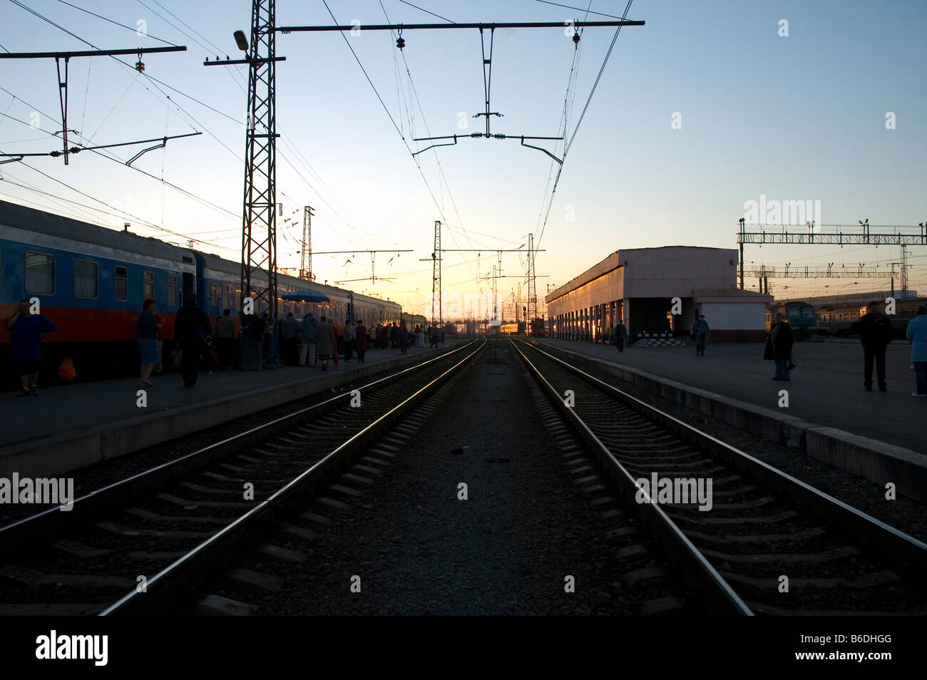 Russia. Trans-Siberian train stopped at a station. 2007 Stock Photo - Alamy