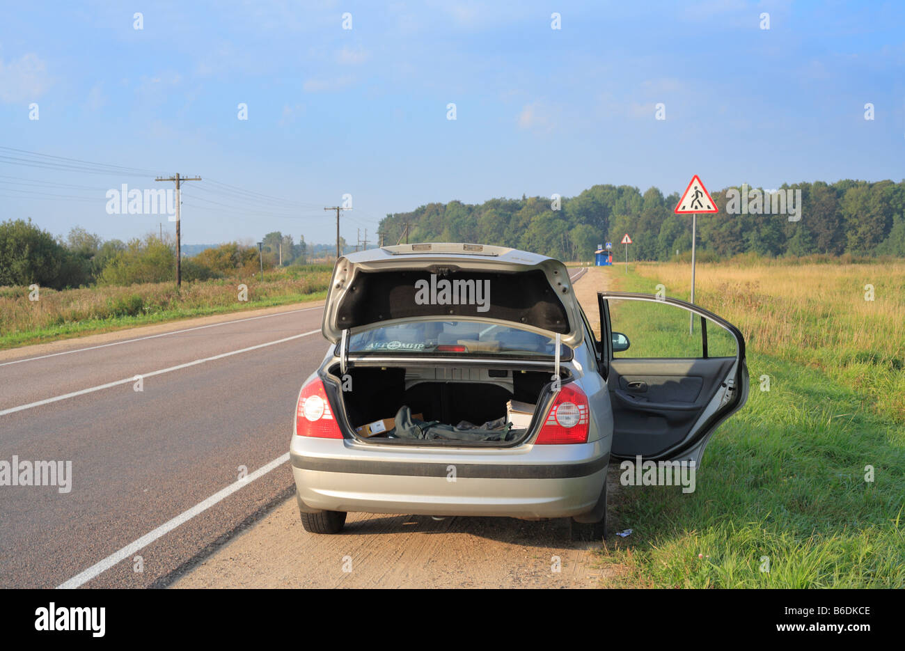 Car side open door hi-res stock photography and images - Alamy