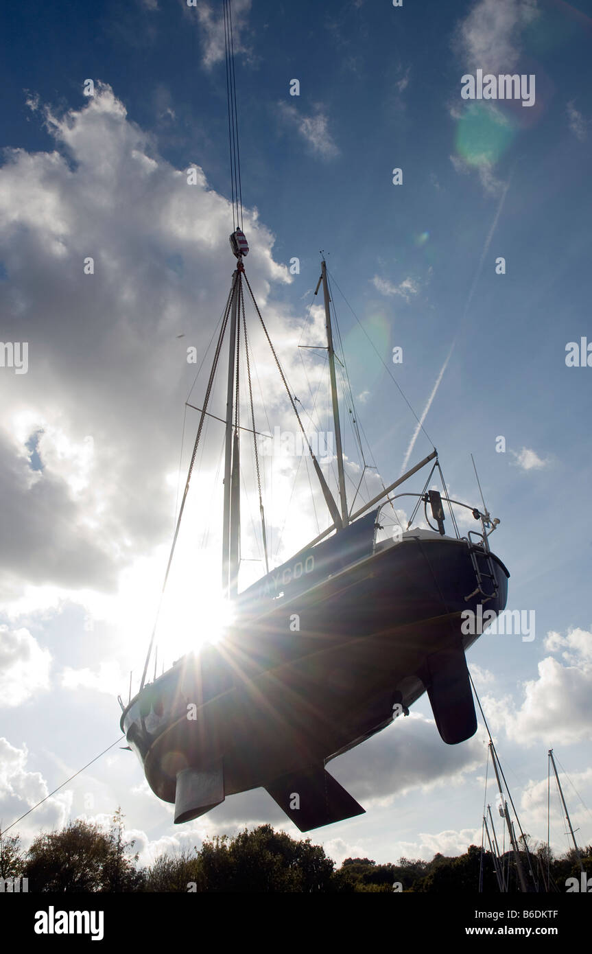 Lifting boats out of the water for the winter at ashlett sailing club ...