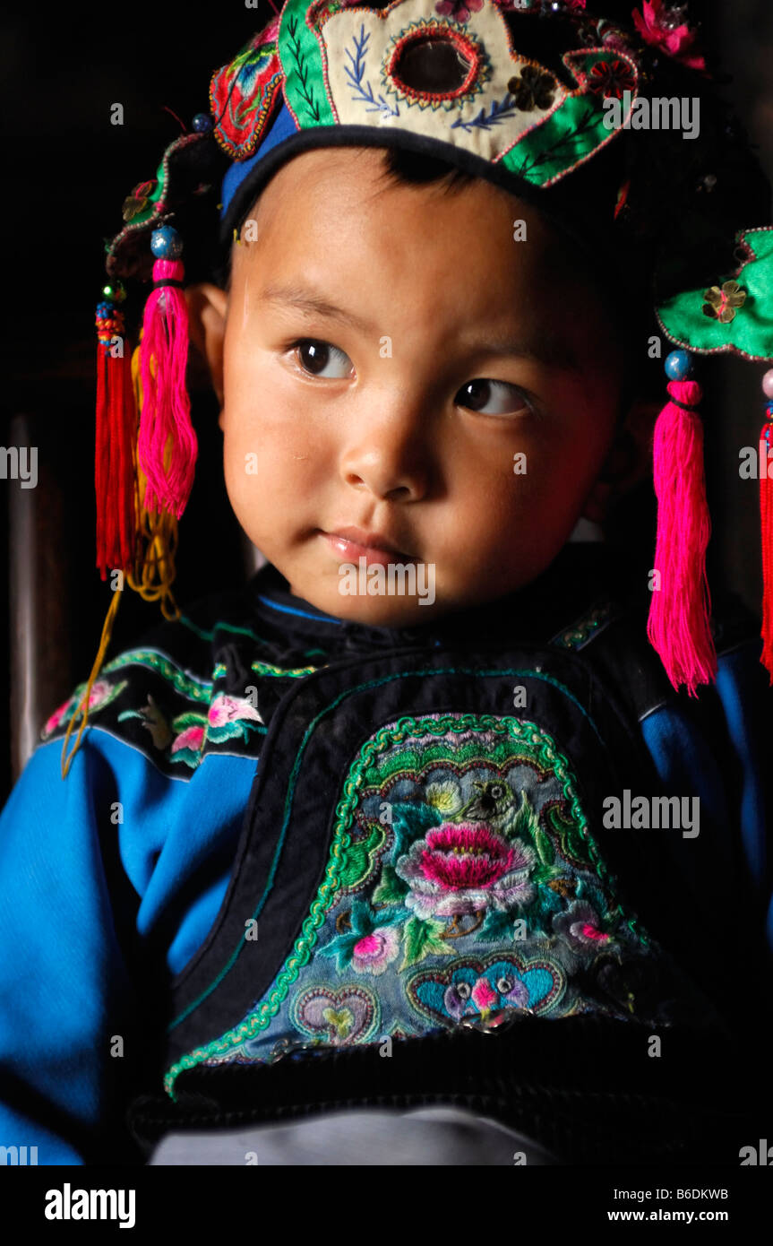 China boy hi-res stock photography and images - Alamy