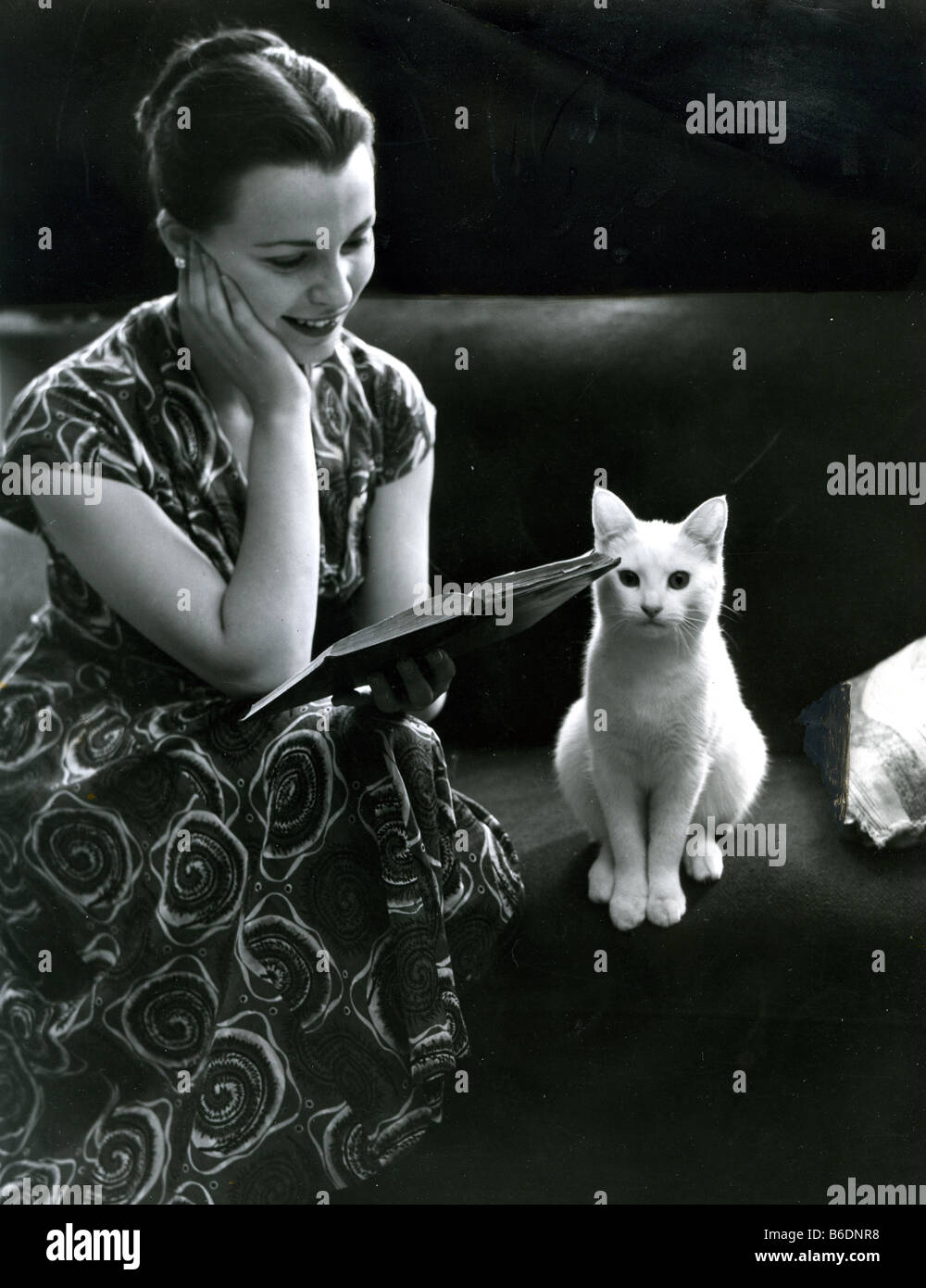 Claire bloom actress hi-res stock photography and images - Alamy