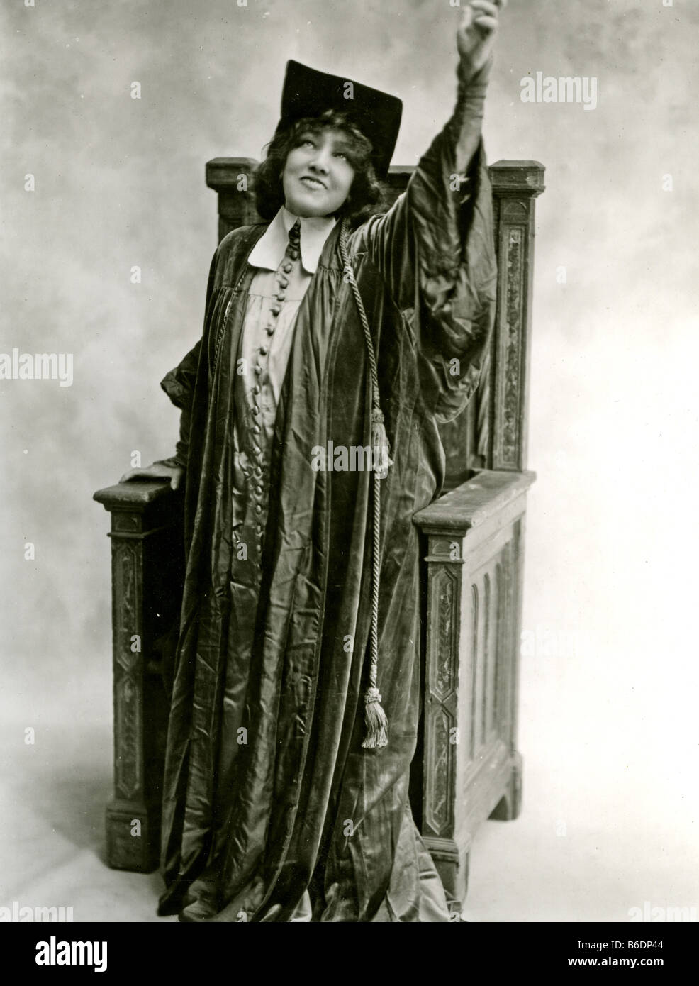 SARAH BERNHARDT 1844 to 1923 French actress as Portia in Shakespeare's ...