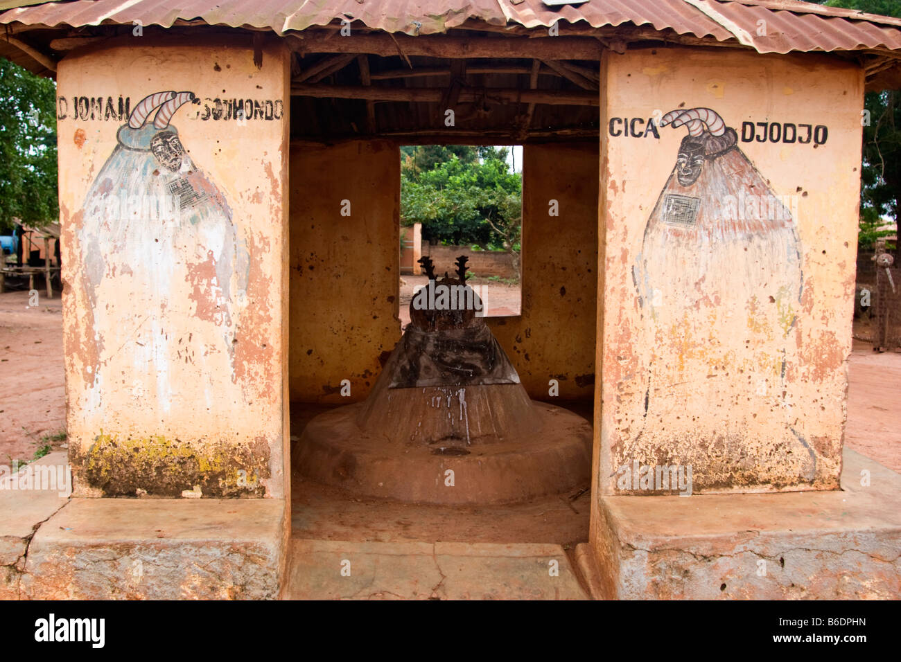 Small voodoo shrine in Abomey, Benin Stock Photo - Alamy