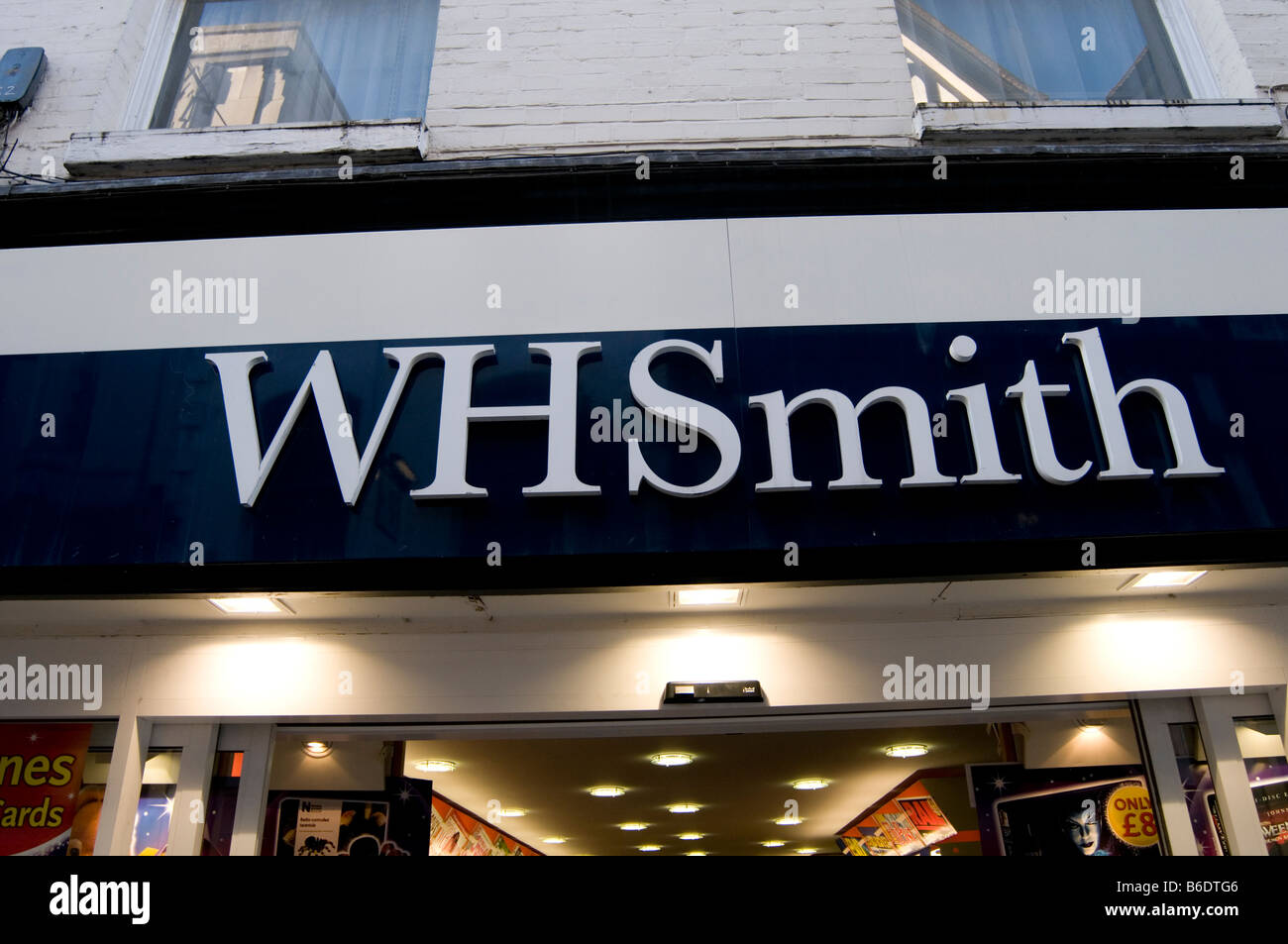 Smiths high street shop hi-res stock photography and images - Alamy