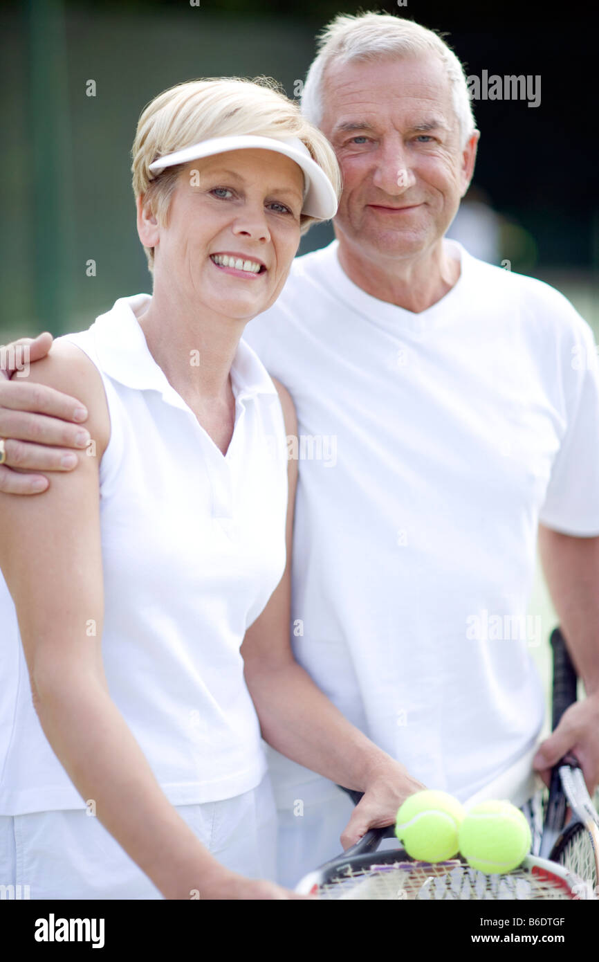 Tennis partners. Husband and wife tennis doubles team Stock Photo - Alamy