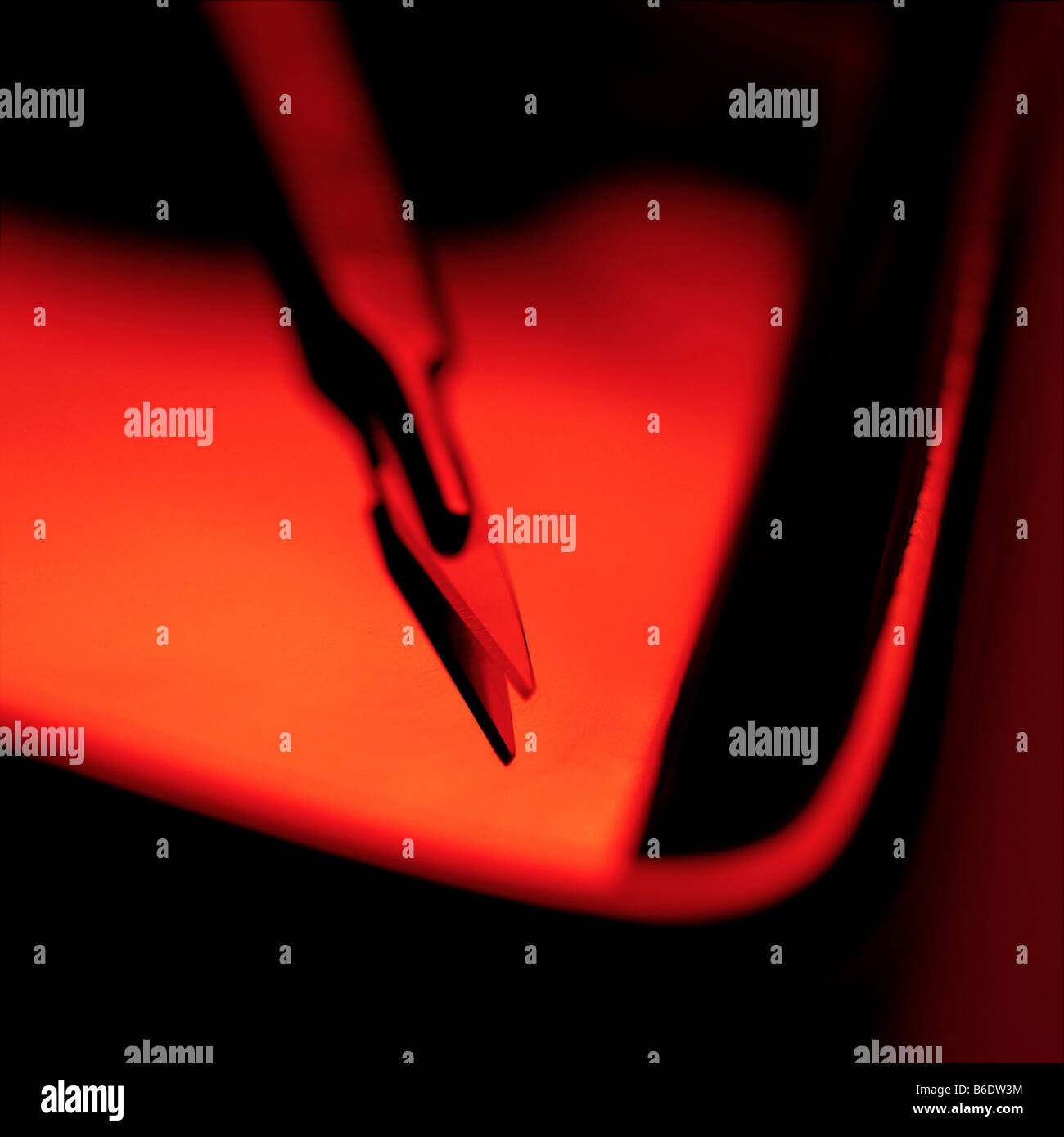 Surgical scalple in a stainless steel tray Stock Photo - Alamy