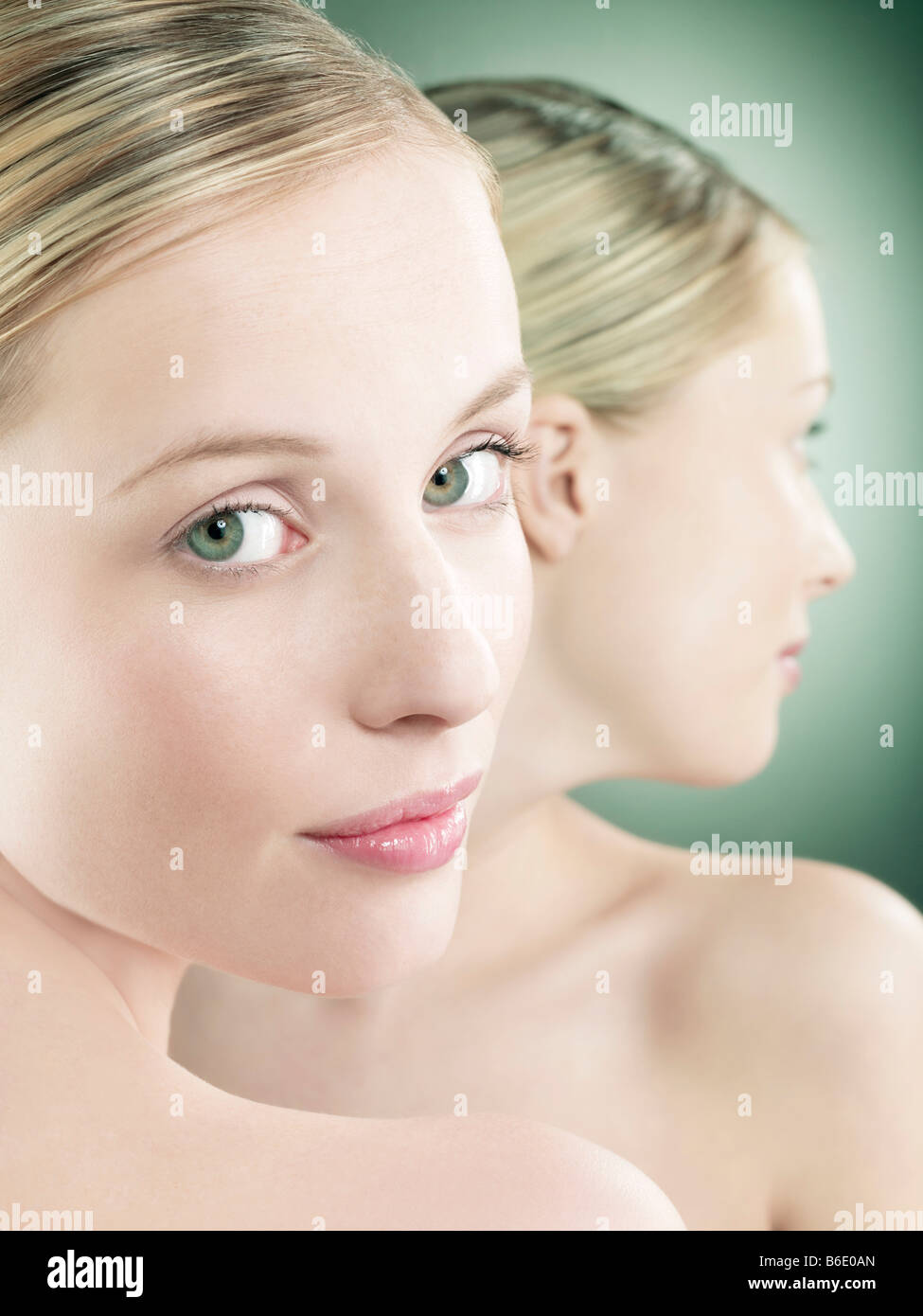 Turning away eyes hi-res stock photography and images - Alamy