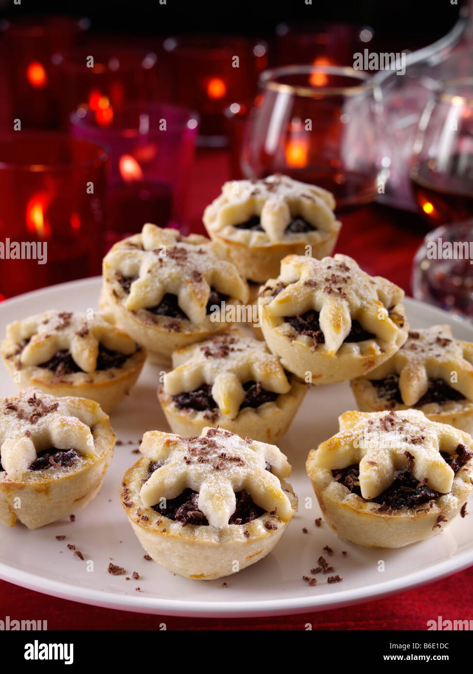 Mini chocolate puddings hi-res stock photography and images - Alamy