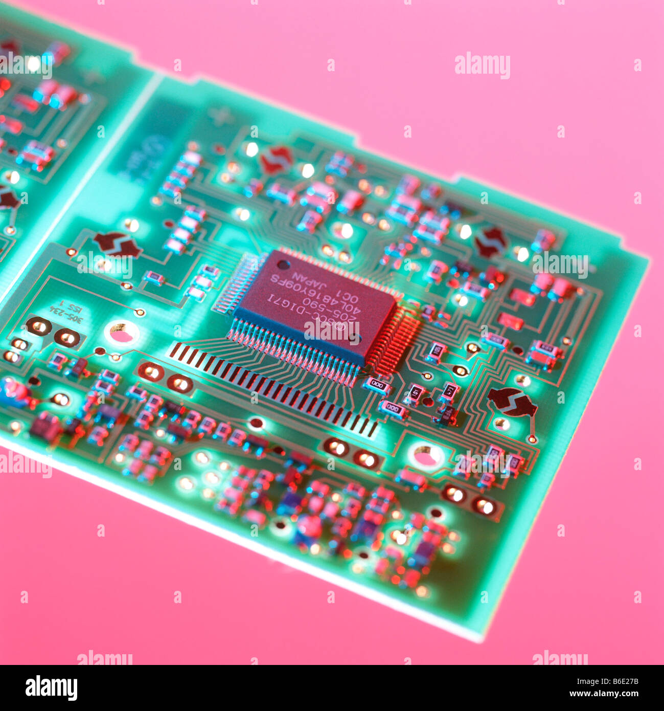 Complex circuit and components hi-res stock photography and images - Alamy