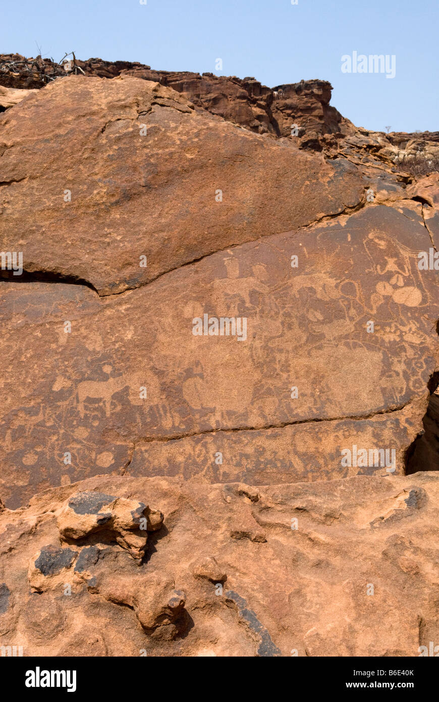 Ancient rock drawings made by the San Bushmen at Twyfelfontein ...